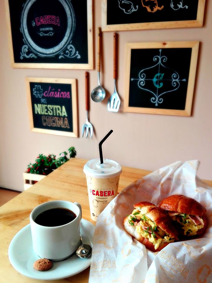 Para este frío, nada mejor que un café caliente recién molido.