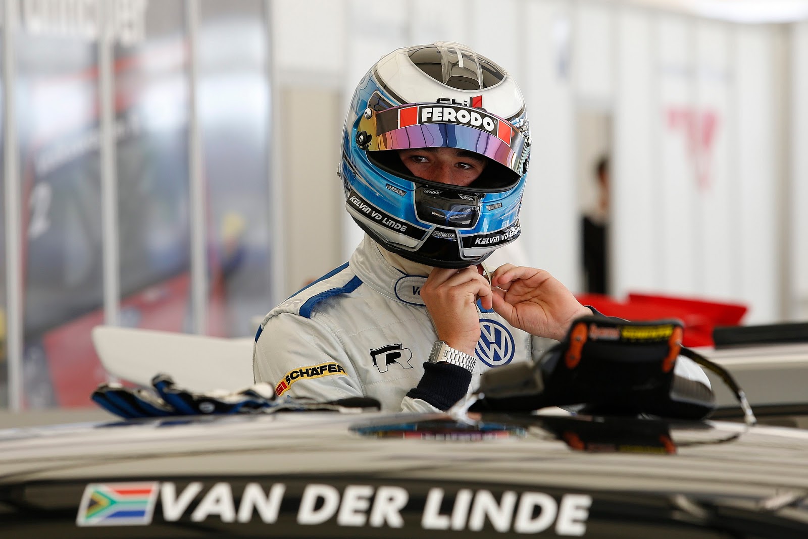KELVIN VAN DER LINDE STILL IN LINE FOR SCIROCCO R-CUP CROWN - Awesome ...