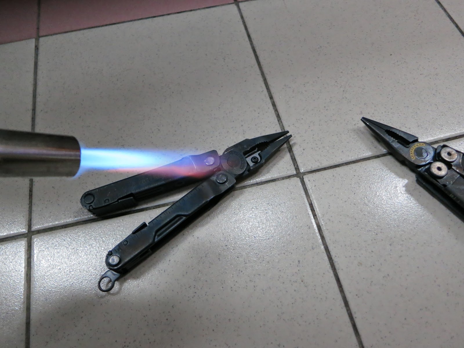 Outdoor Gadgets: Leatherman Wave Mod - Black Tactical