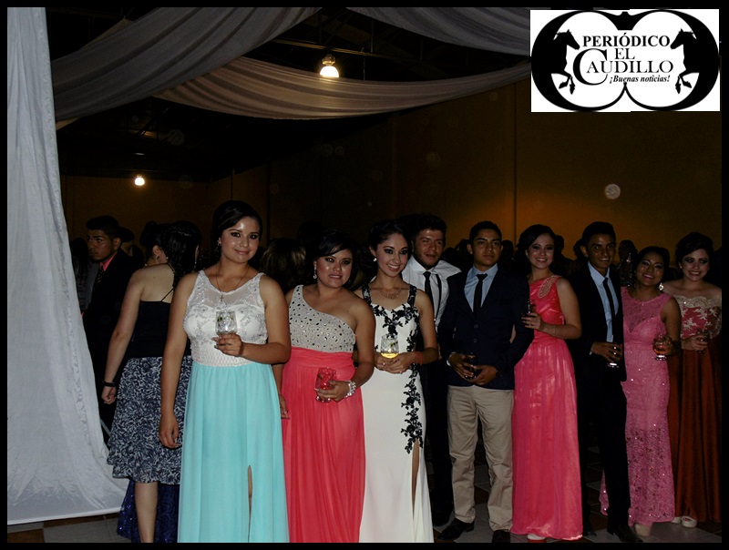 Periódico El Caudillo: SE GRADÚAN ALUMNOS DEL CBTIS 174