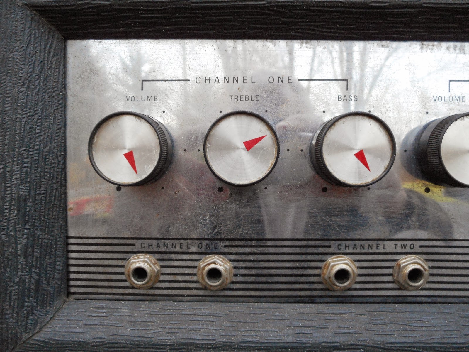 Your Grandpa's Guitar: Danelectro DM-25 Guitar Amp