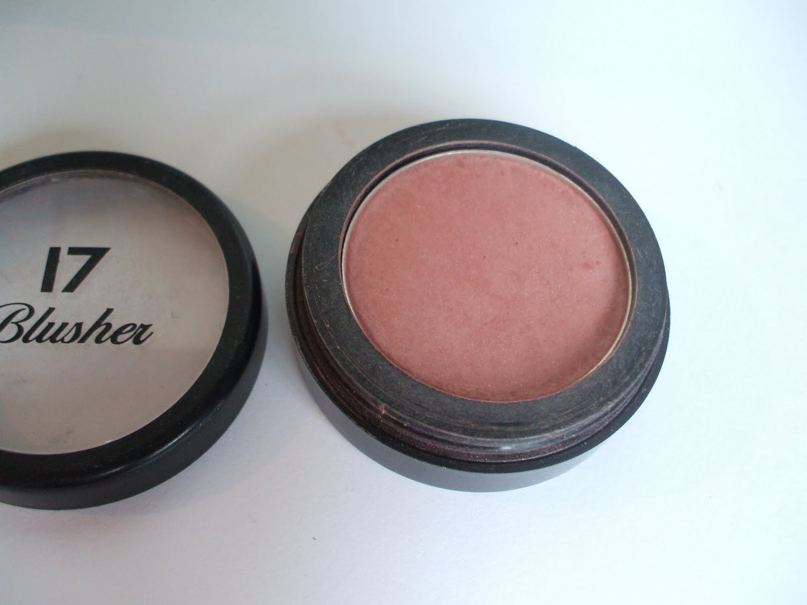 Definitelybeauty: 17 blusher: Plum Puff