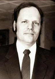 Hazel Galdámez: Biografía de David Escobar Galindo