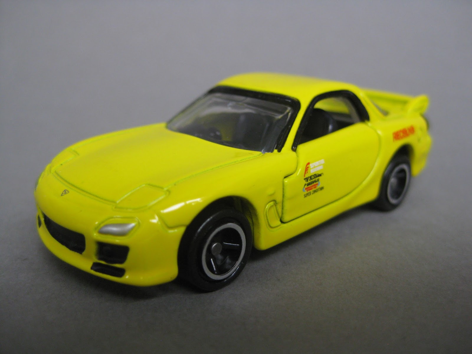 deSMOnd Collection: Tomica "Initial D" FD3S RX-7
