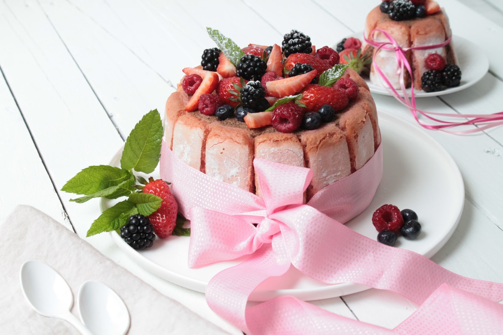 L'allée des desserts: Charlotte au chocolat & aux fruits rouges