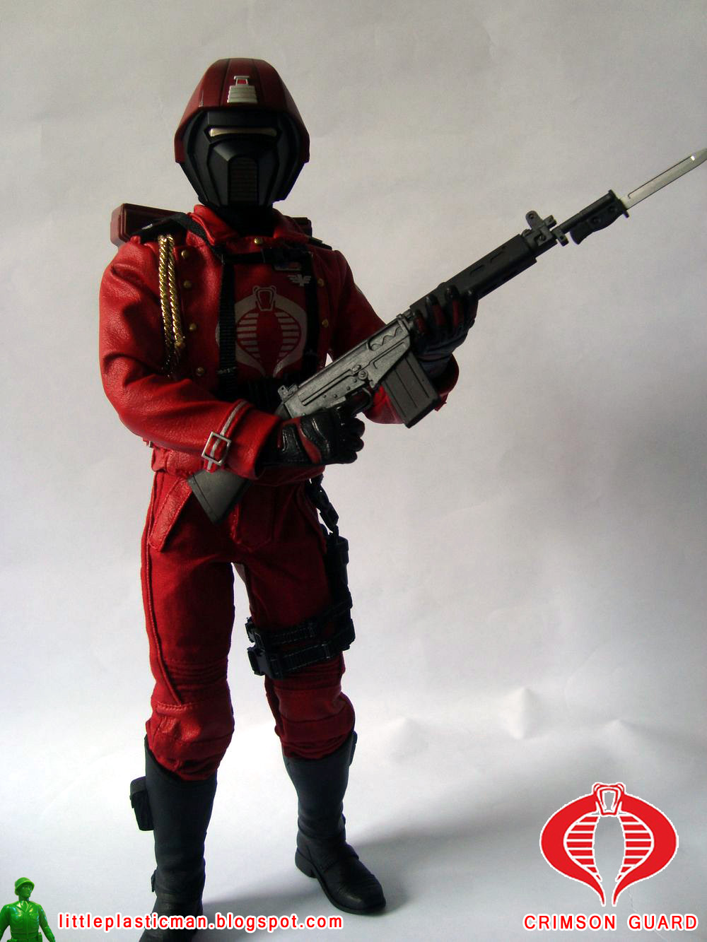 Little Plastic Man Toy Blog and Review Singapore: SideShow Crimson Guard