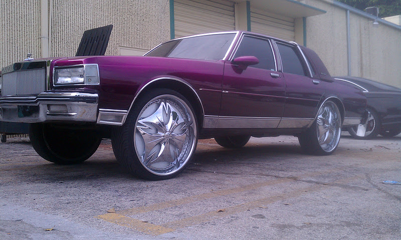 PHOTOGRAPHY BY MIAMIEARL: Box Chevy LS Brougham on 26' DUB Esinem