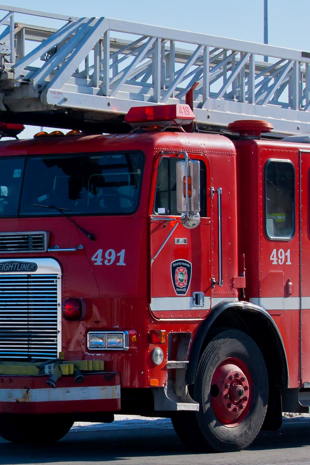 NEWBEELANDER: The bright Red Fire Truck.