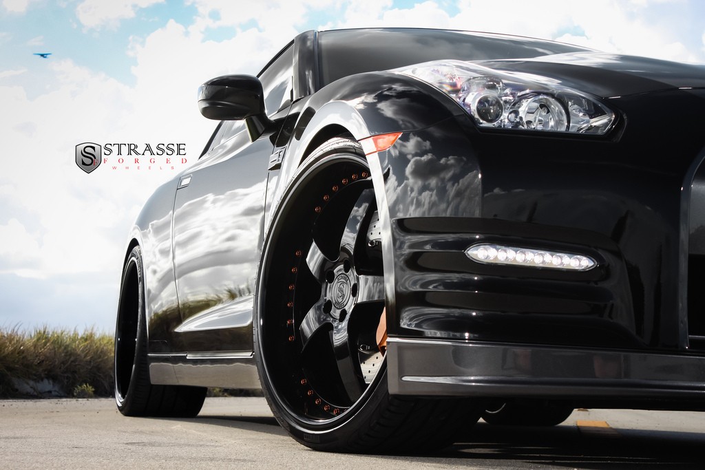 Strasse Forged Wheels: Whoaaaaa check out this '13 Jet Black GTR! :)