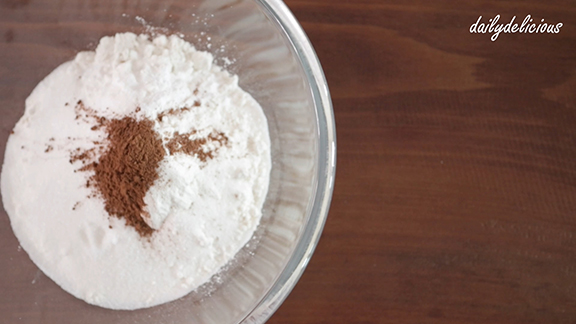 dailydelicious: Cinnamon Doughnut