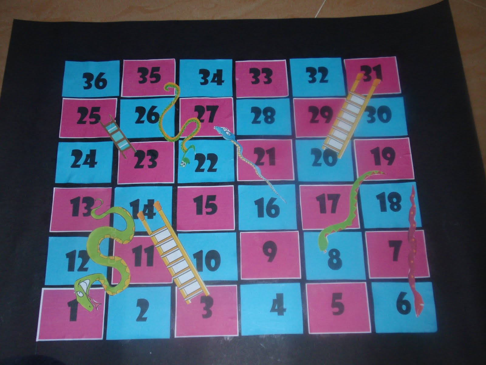 Sweetheart Lady: ::Mari Membuat Permainan Dam Ular::