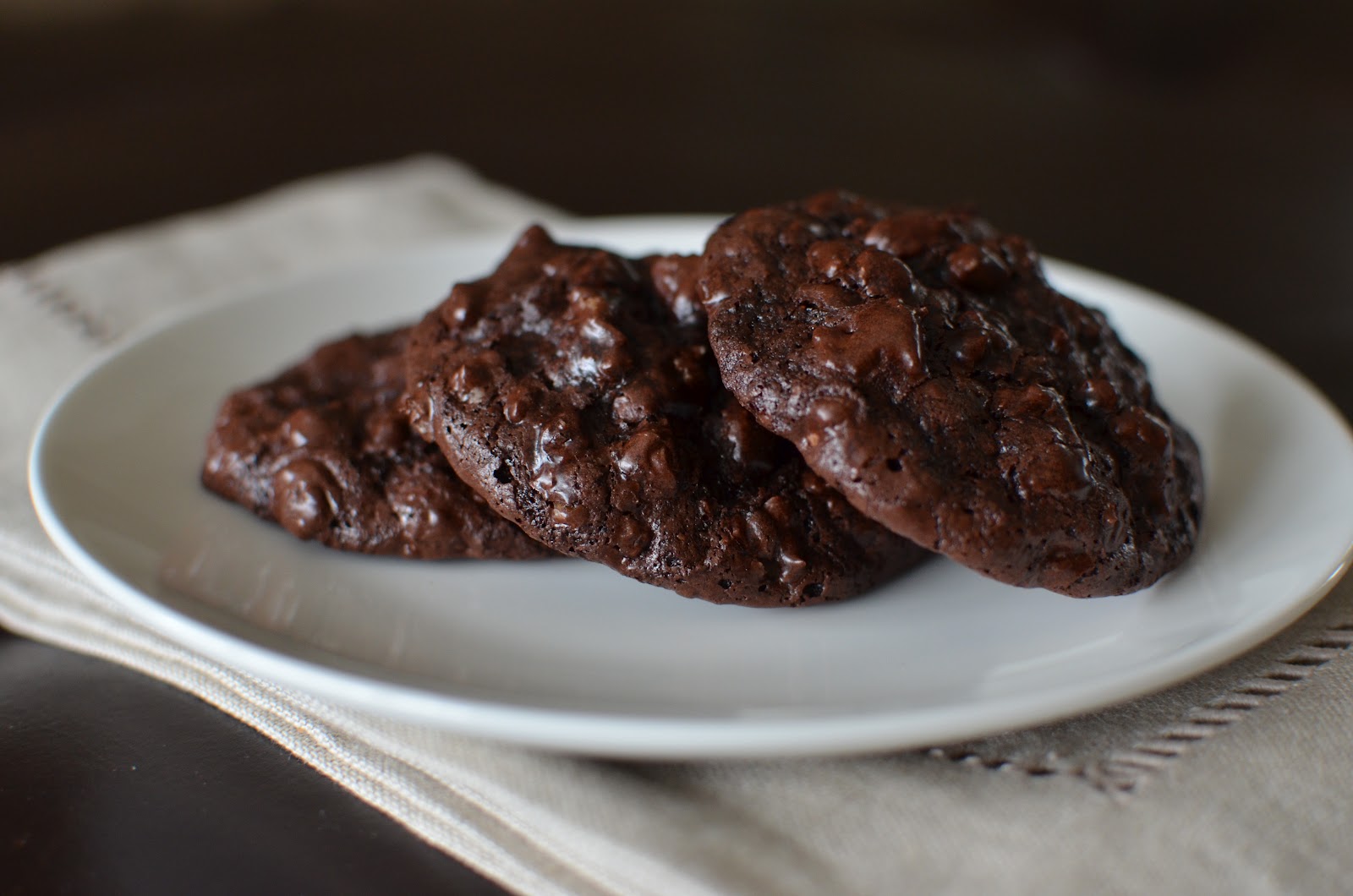 Playing with Flour: Payard's flourless chocolate cookies - 2 ways