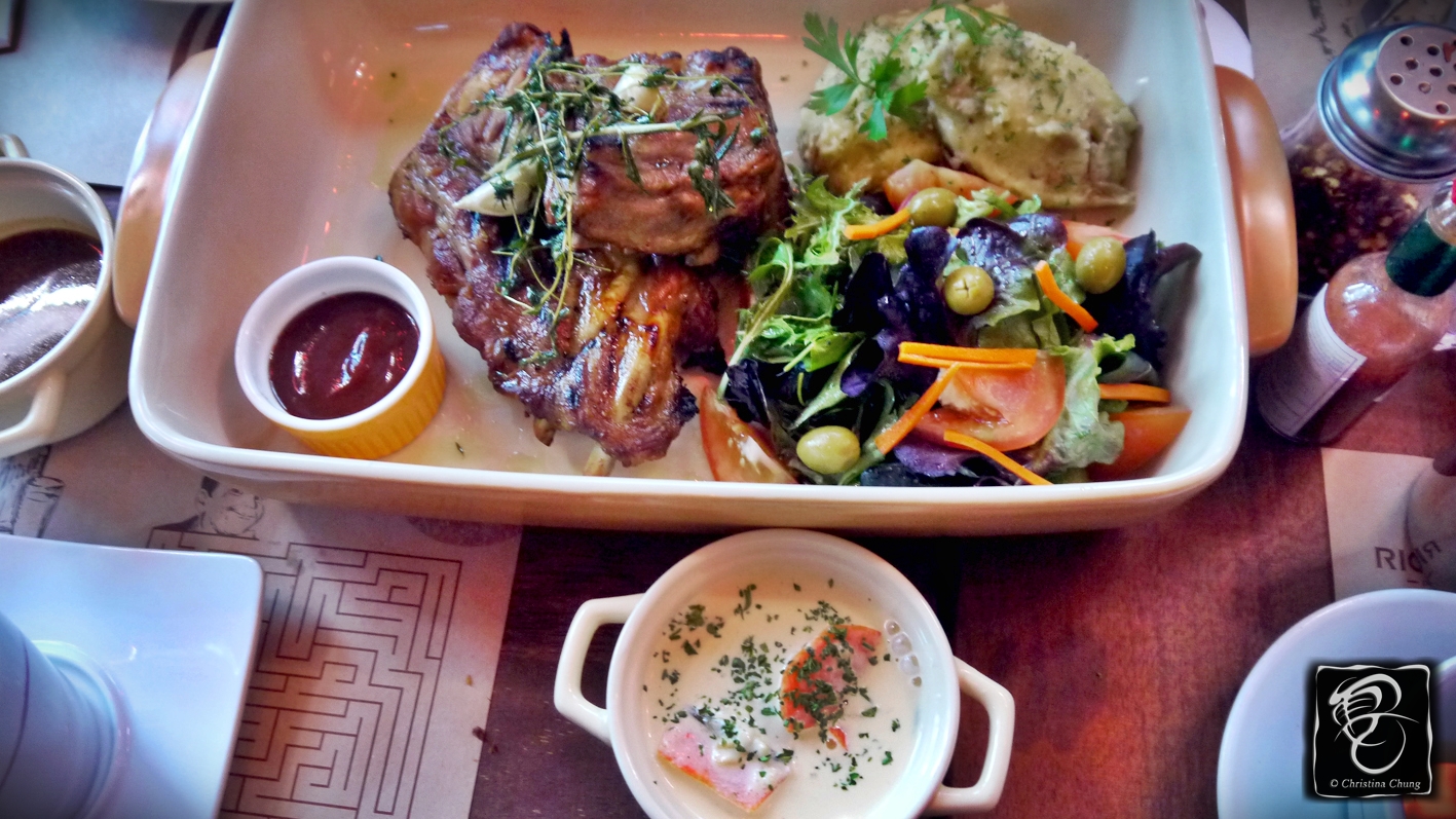 Wine & Dine at Ricciotti Pizza Pasta Grill ~ Huney'Z World