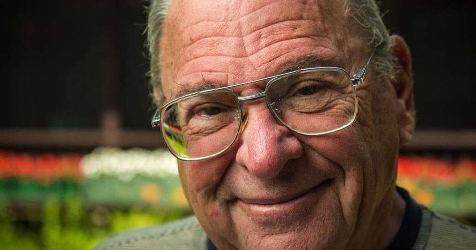 Confessions of a Bathrobe Blogger: Bob Bender, Friend and Comrade ...