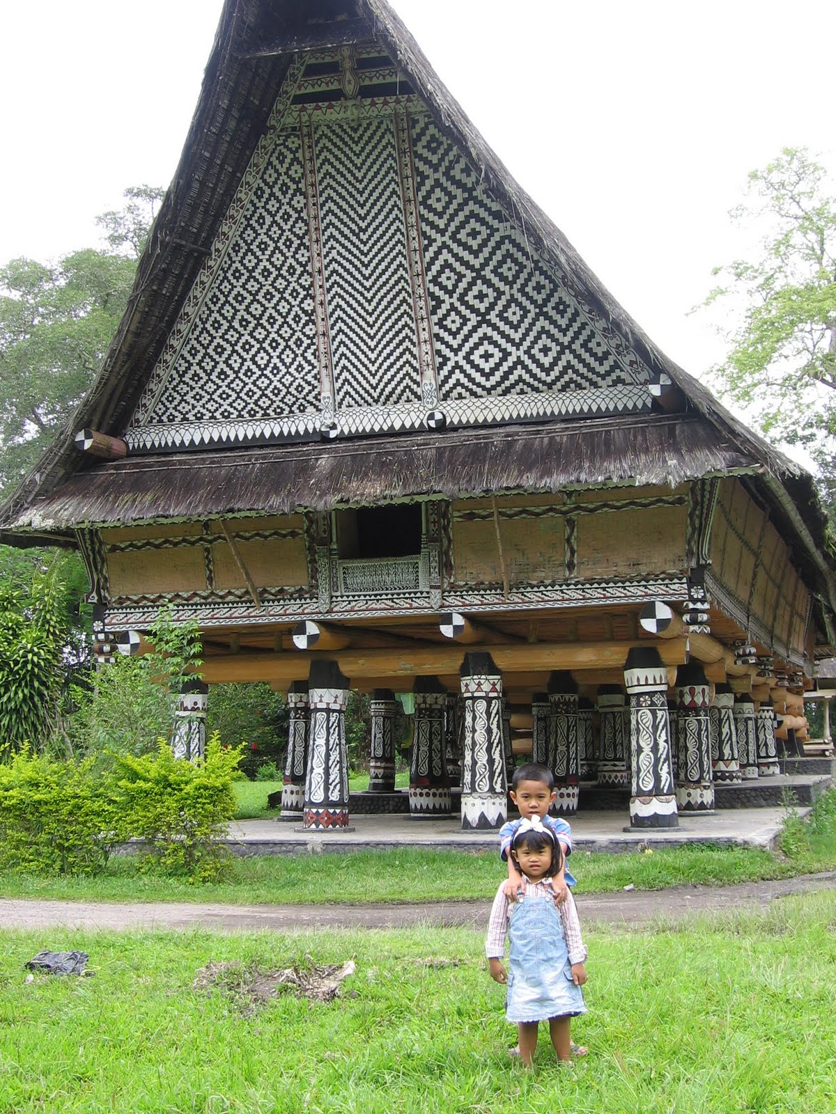 HansYose: Rumah Adat Simalungun