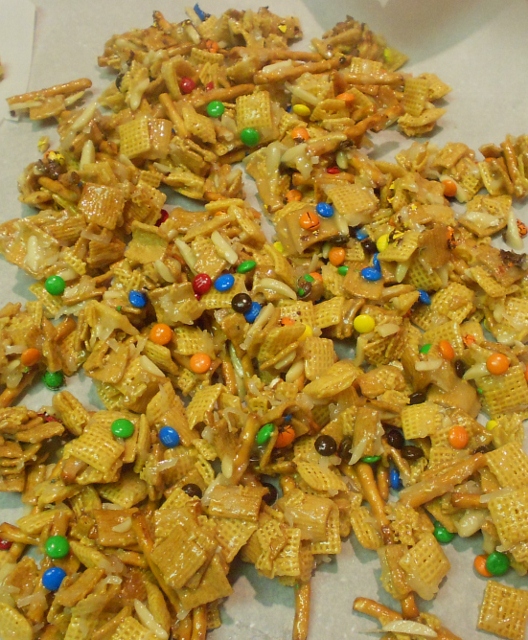 Baking Banquet: PIZAZZ PARTY MIX