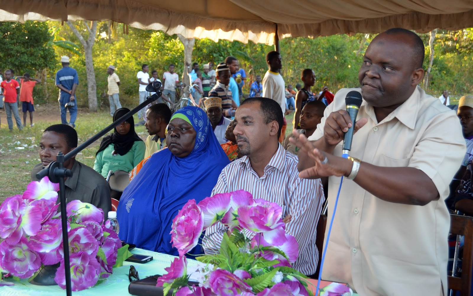MWAKILISHI WA JIMBO LA TUNGUU ZANZIBAR SIMAI SAID AZINDUA BARAZA LA ...
