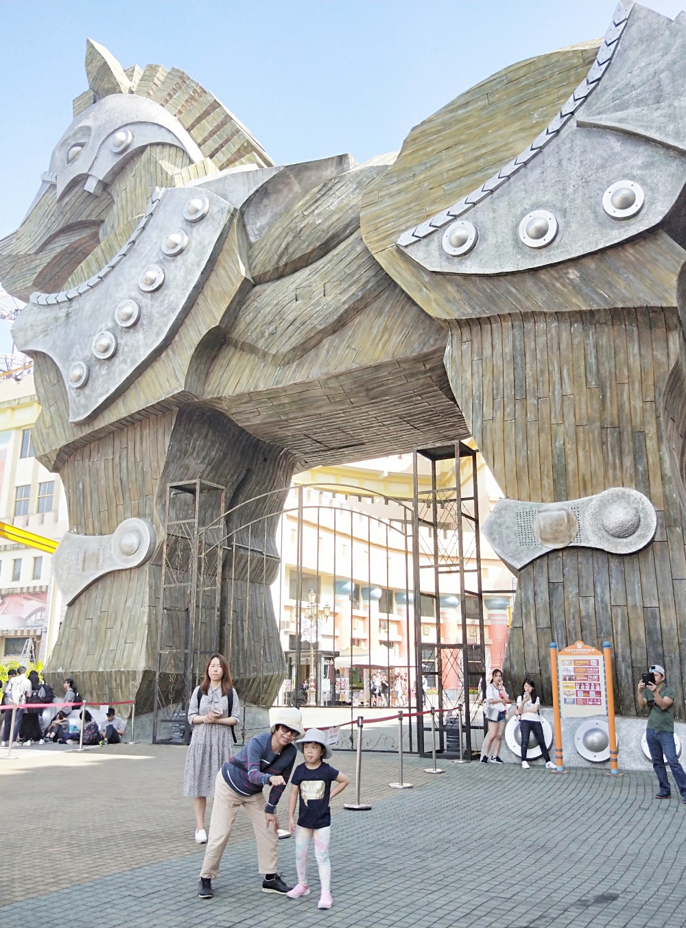 Kaohsiung Kids Friendly Itinerary Day 7: Fun Bus > E-Da Theme Park > E ...