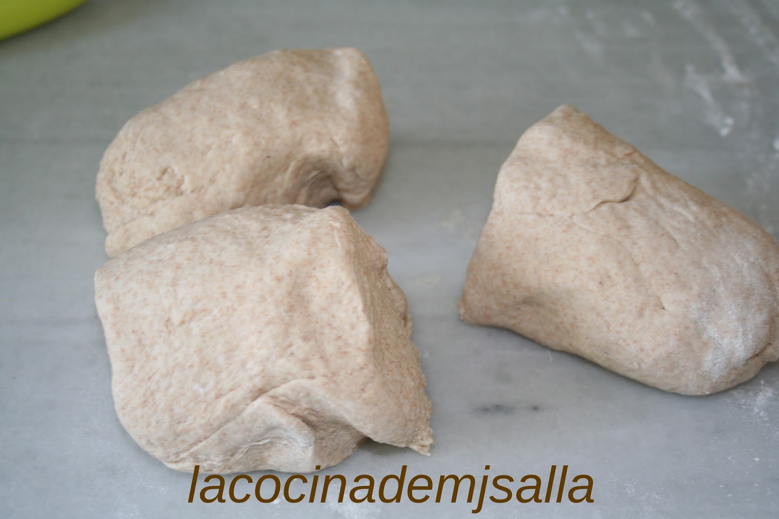 PAN REDONDO CON MEZCLA DE HARINA INTEGRAL