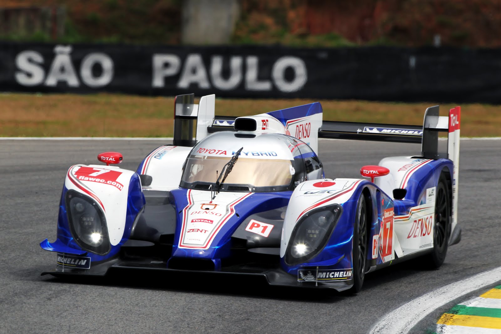 Speed on the Edge: Toyota TS030 Hybrid - that's my name!
