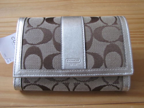 U's Bargain Shoppe Corner: FAKE COACH WALLET! vs AUTHENTIC COACH WALLET