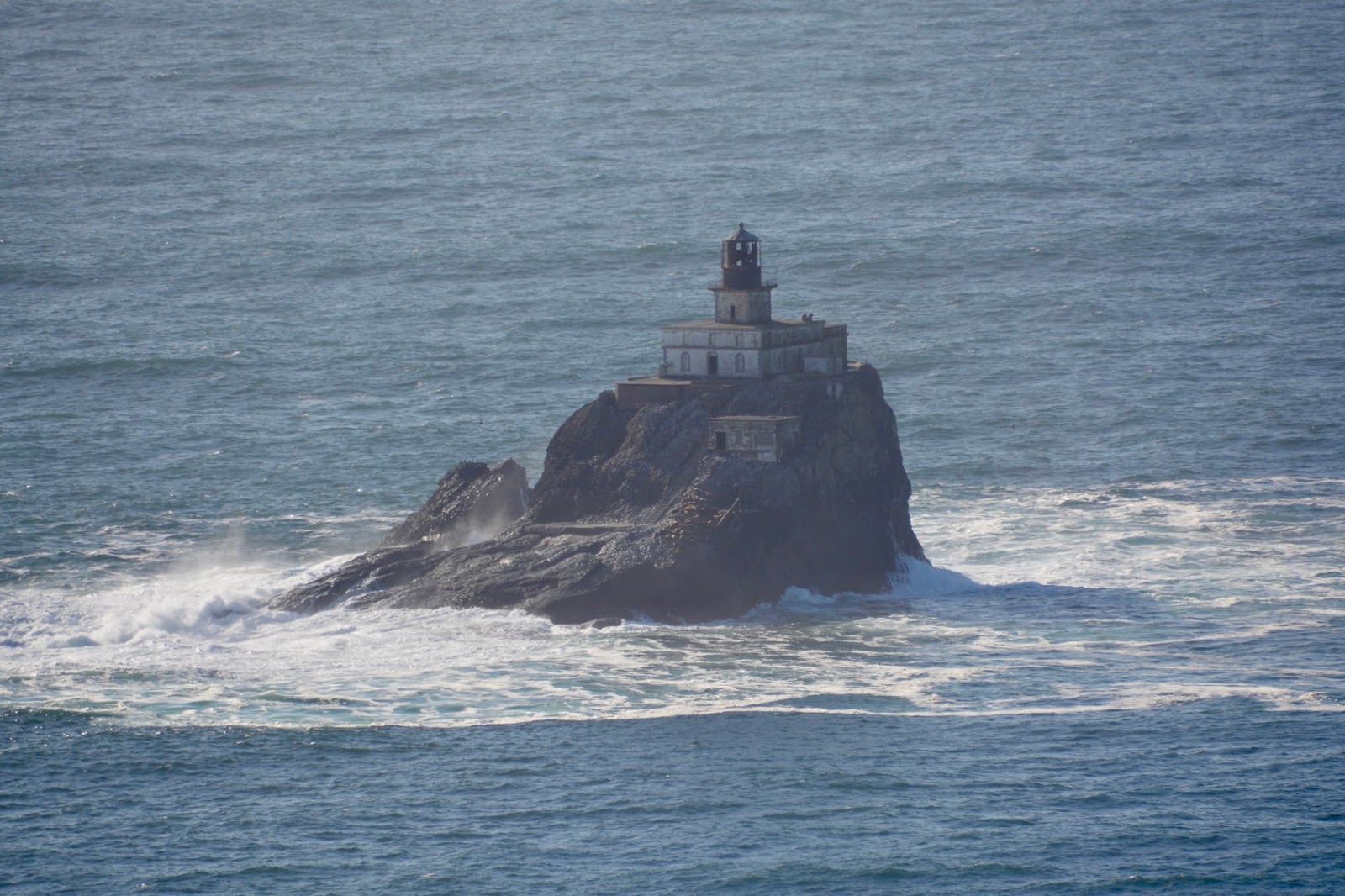 venturing4th: Tillamook Rock Lighthouse Trail