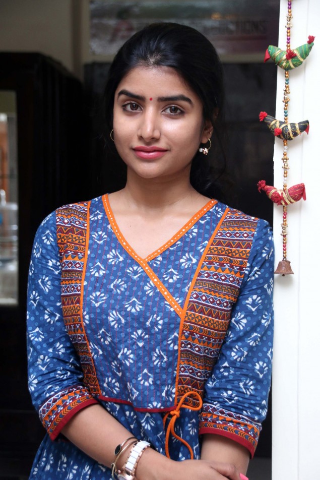 Actress Ashmita Stills - Tamil Via