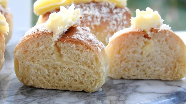 Josephine's Recipes : Coconut Cream Buns 椰絲奶油包做法，小時的最愛