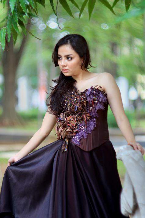 Elegant Model | Indonesian Models