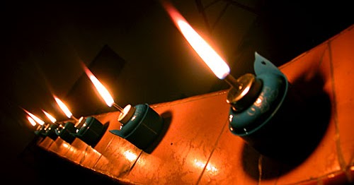 Kay Jue Blog: Al-kisah disebalik nyalaan api pelita...