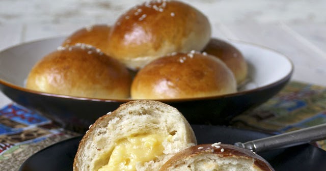 Adora's Box: CUSTARD BUNS