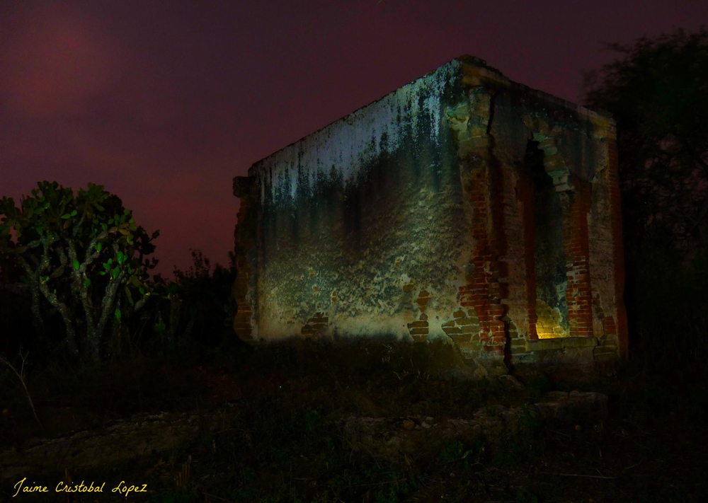 Jaime Ramos Méndez: Estación del ferrocarril en Tarecuato, Michoacán ...