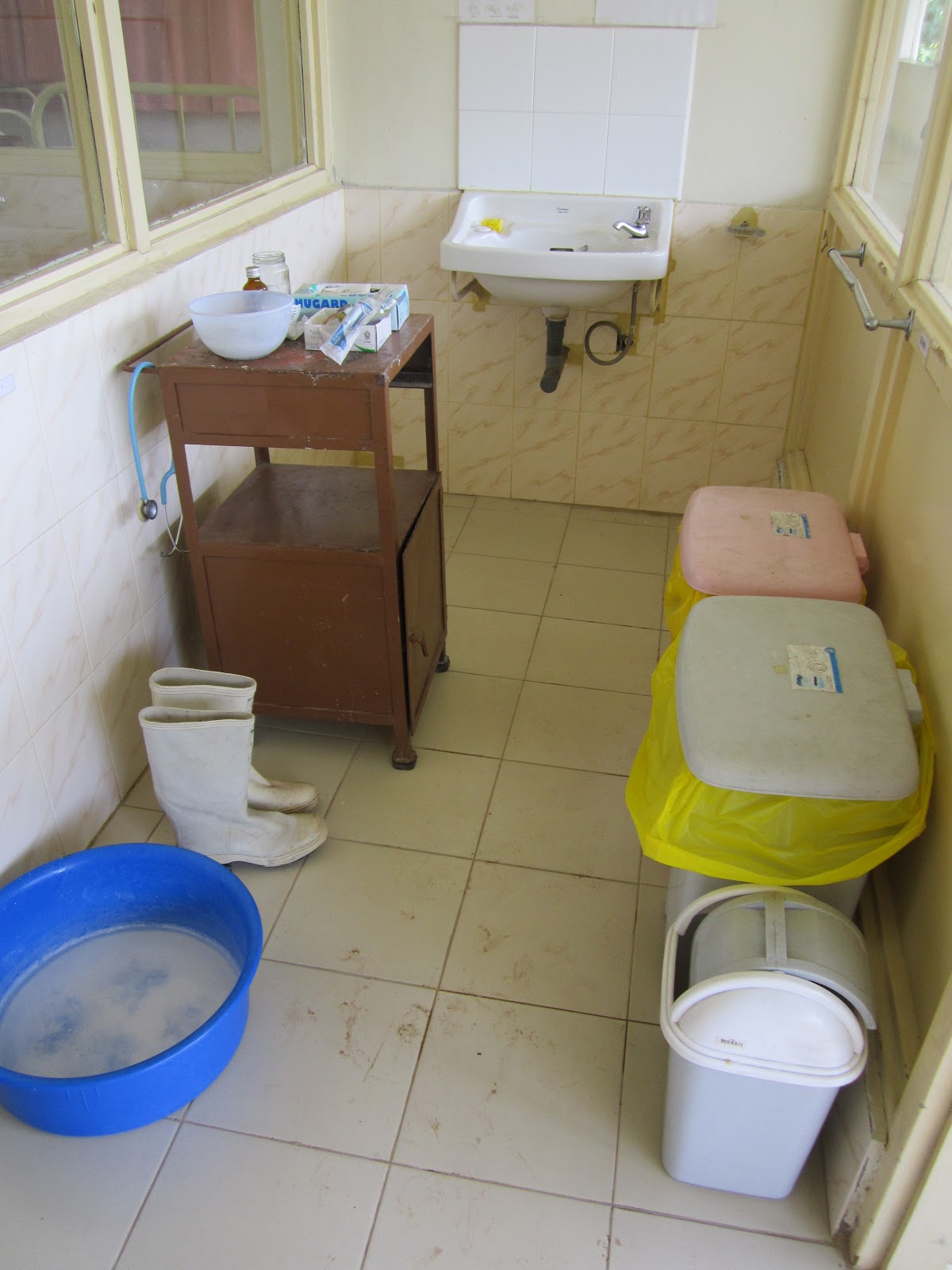 Clerkship19th Batch group A & B: VISIT TO INFECTIOUS DISEASE HOSPITAL – IDH