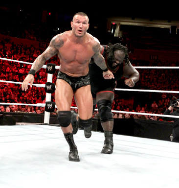 WWE In live!!!!: RANDY ORTON vs MARK HENRY