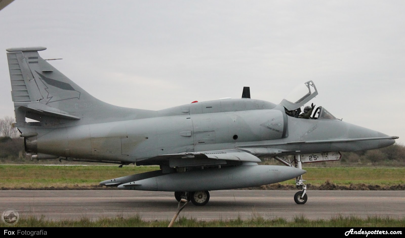 AndeSpotters: 20 Años del OA/A-4AR Fightinghawk en la Fuerza Aérea ...