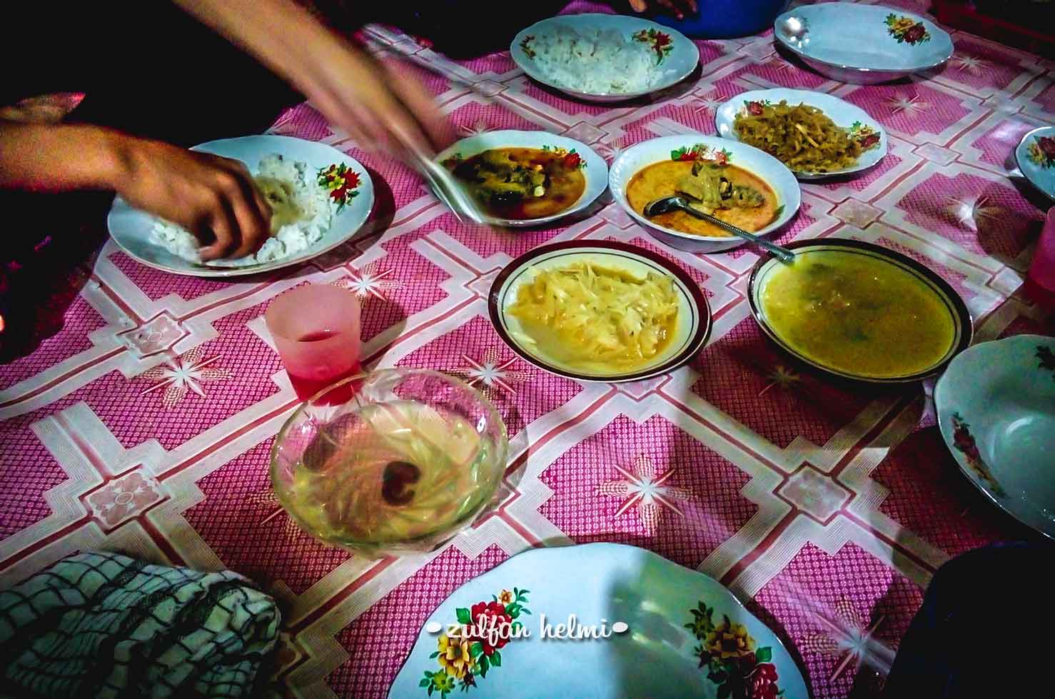 Saprahan, Eating Tradition In Sambas