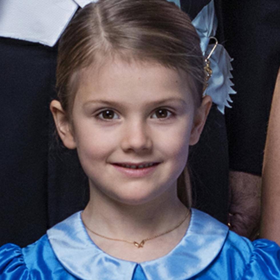 Royal Family Around the World: Princess Estelle with mother Crown ...