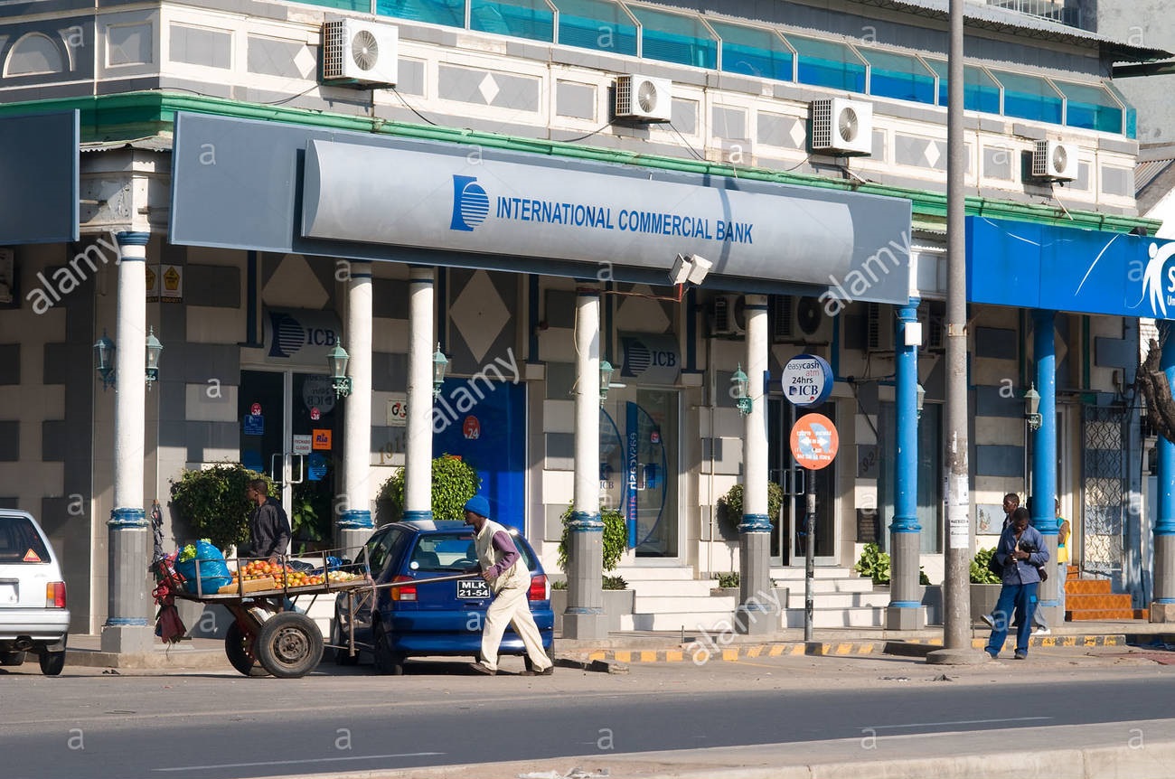 Martha da Cruz & Tavares - primeira loja na Rua da Mesquita (1/4)
