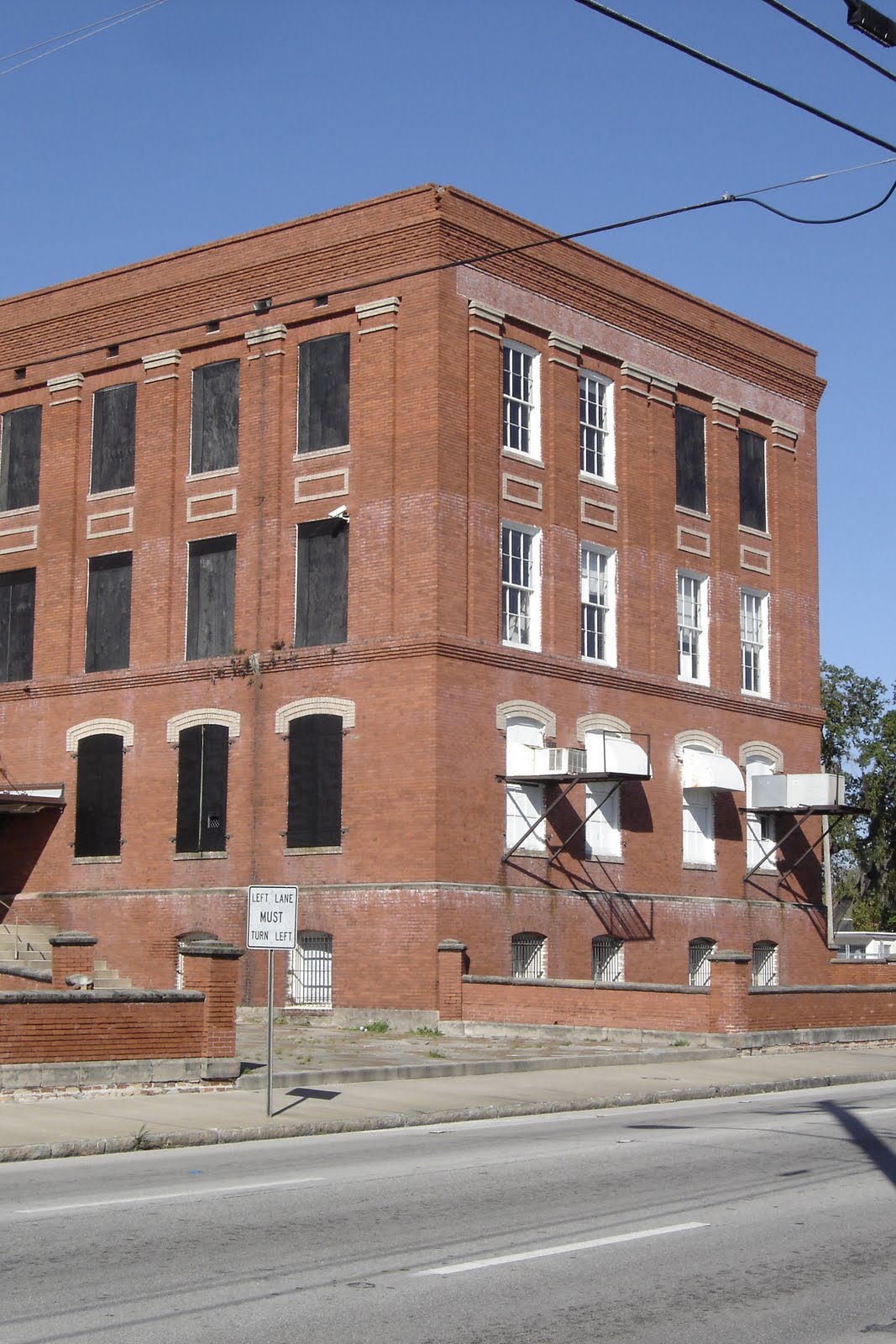 Places To Go, Buildings To See: Cigar Factory - Tampa, Florida