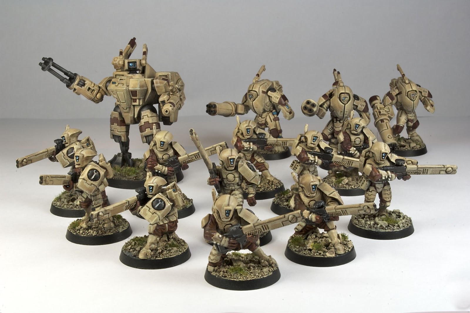 the unrealistic artist: Creating the Tau Battleforce - Step by step Part 1