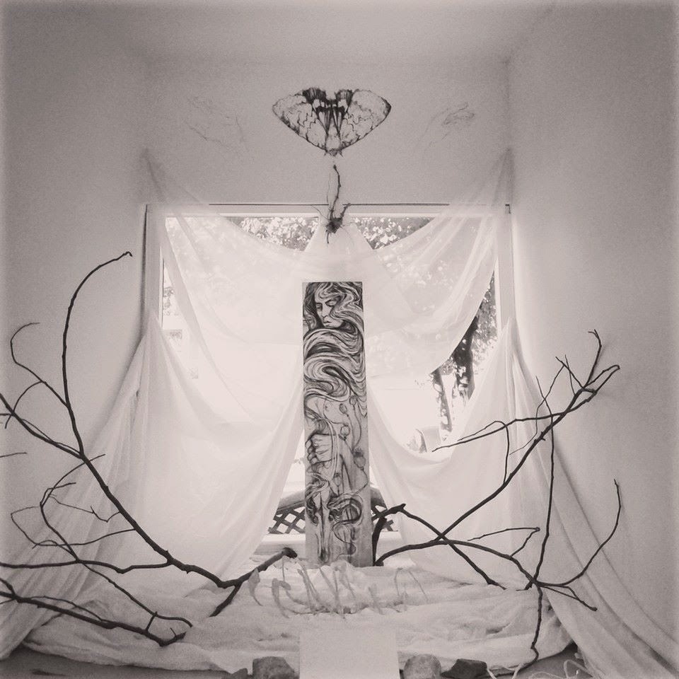 / / \\\/// \\\/// / /