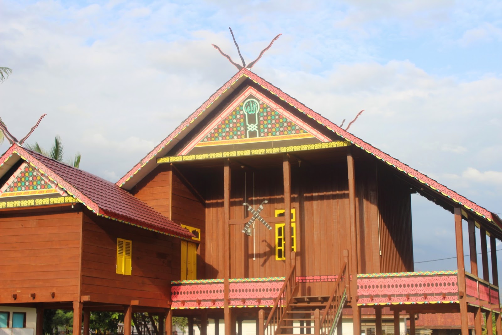 Rumah Adat Suku Alas Kabupaten Aceh Tenggara Propinsi Aceh
