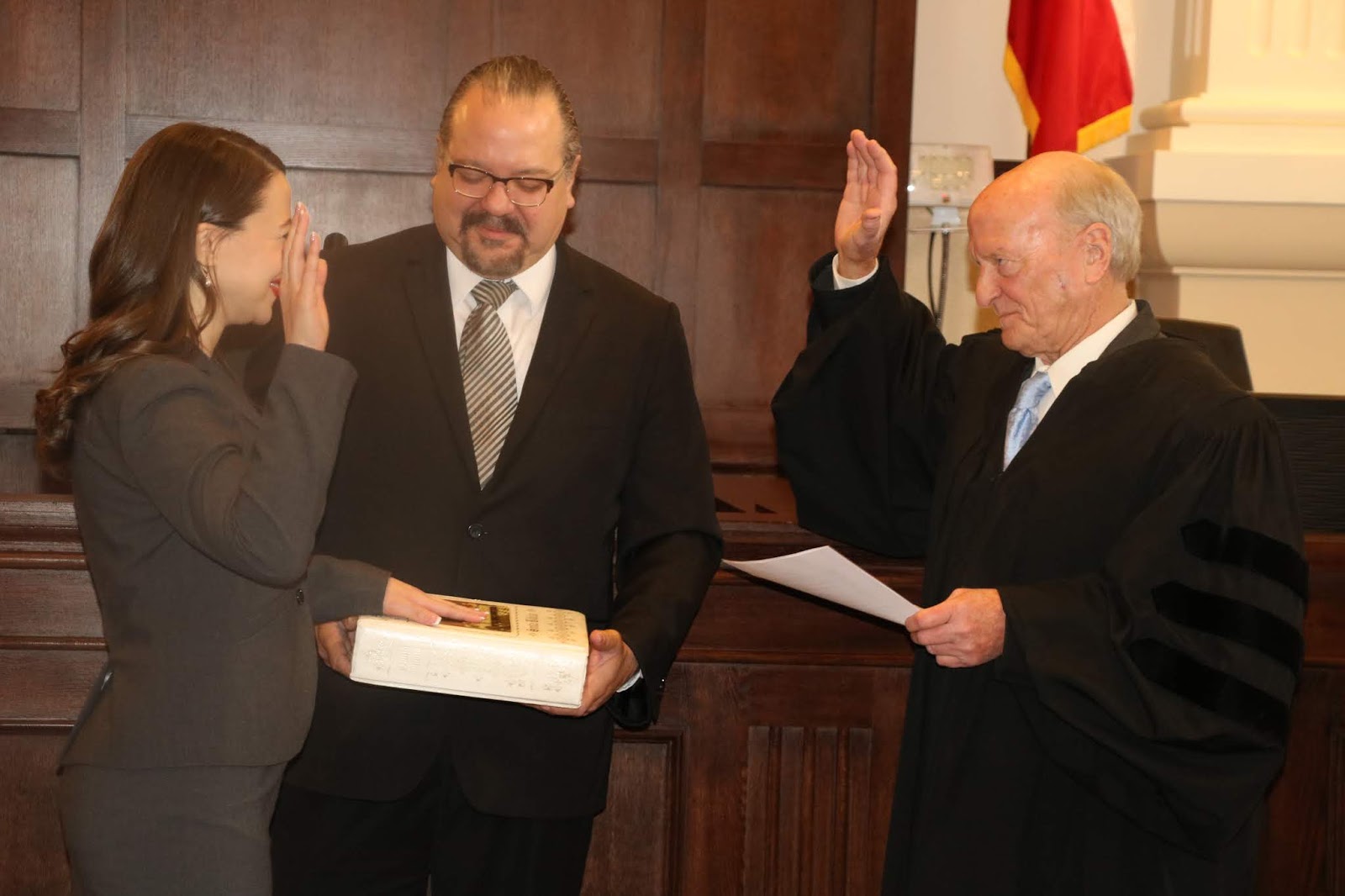 Walker Report - Shedding Light on Bexar County: Monique Diaz sworn in 4 ...
