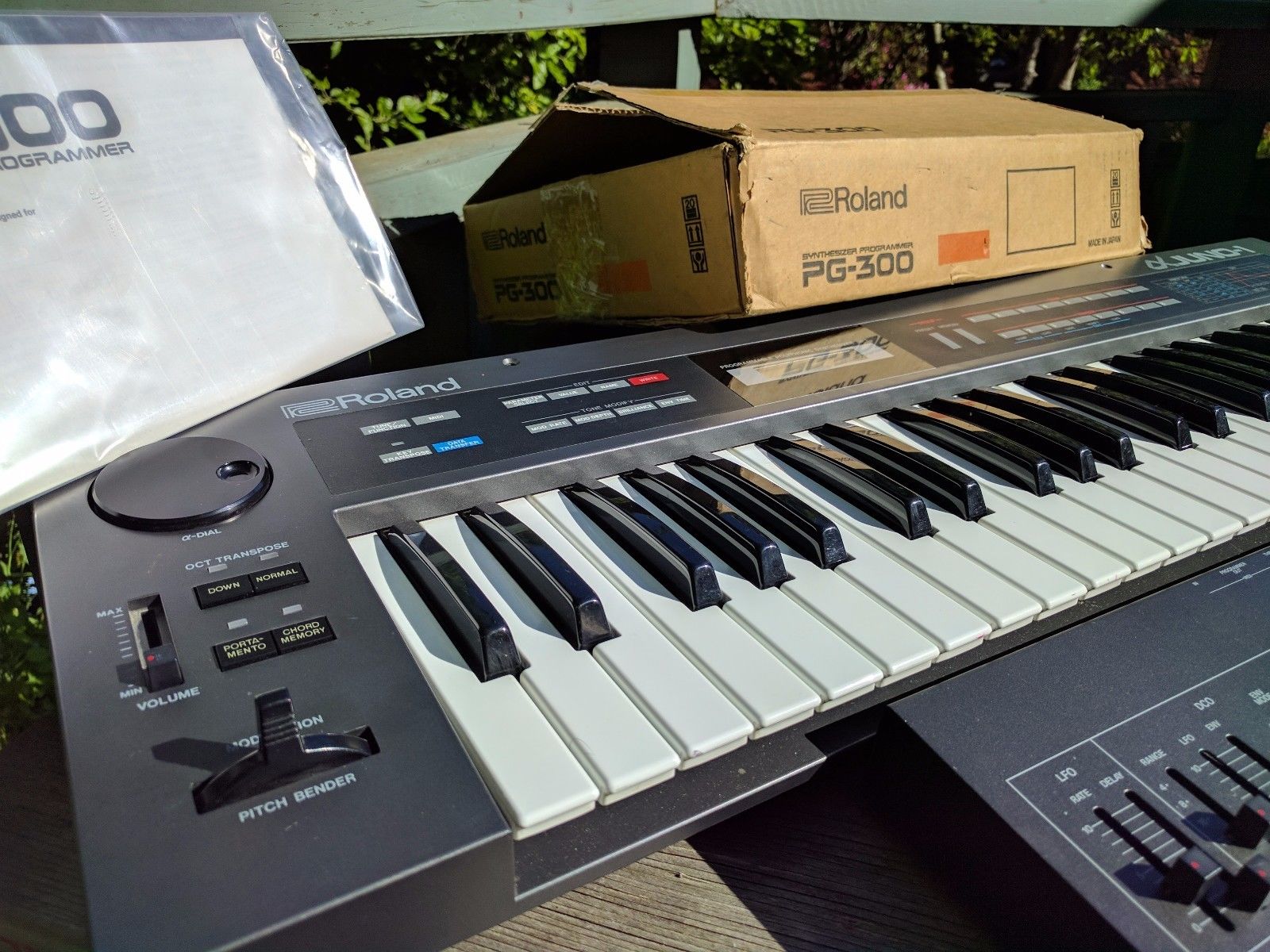 MATRIXSYNTH: Roland Alpha Juno 1 & PG-300 Programmer SN 683913 w ...