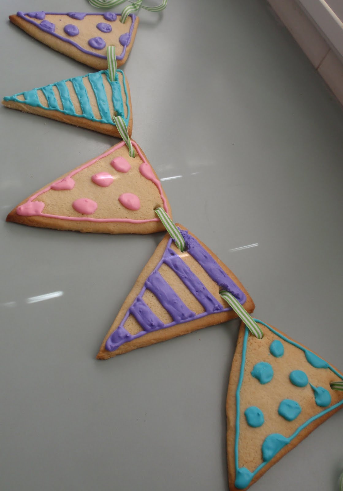 Giggleberry Creations!: Sugar Cookie Bunting - DIY