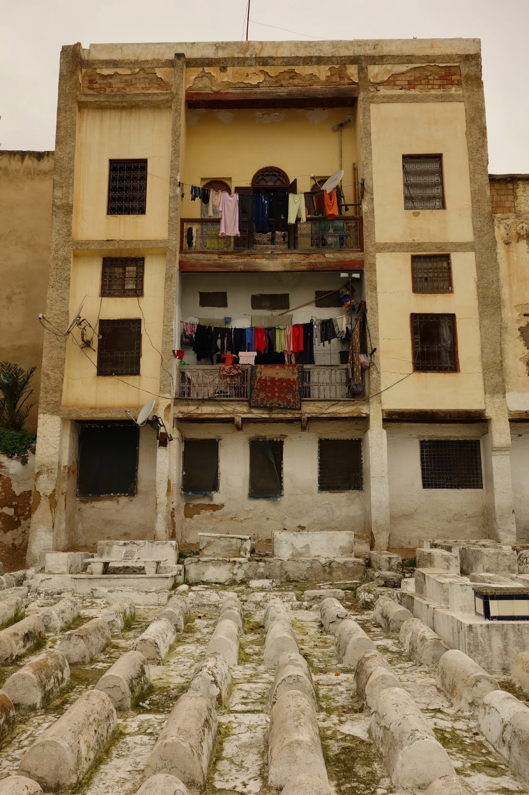 semifreelife: Fes' Jewish Cemetery & Synagogue