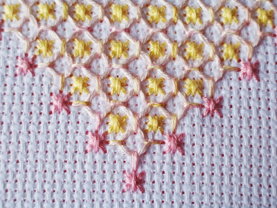 Eglantine Stitchery: Chicken Scratch Heart, on Aida (!)