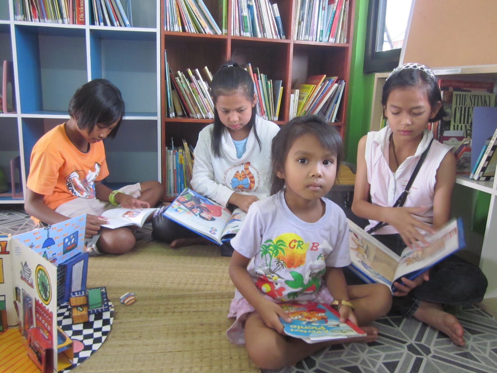 Kopana Karen ... in Thailand: Library – Kindergarten Tour & Update