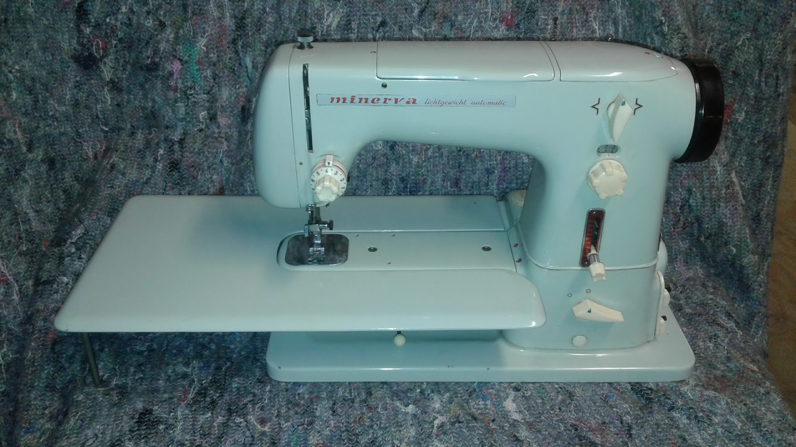 RustyDaytrips.nl: Minerva Sewing Machine