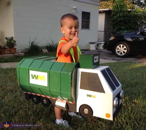 Sunshine Revival: Working Garbage Truck Halloween Costume